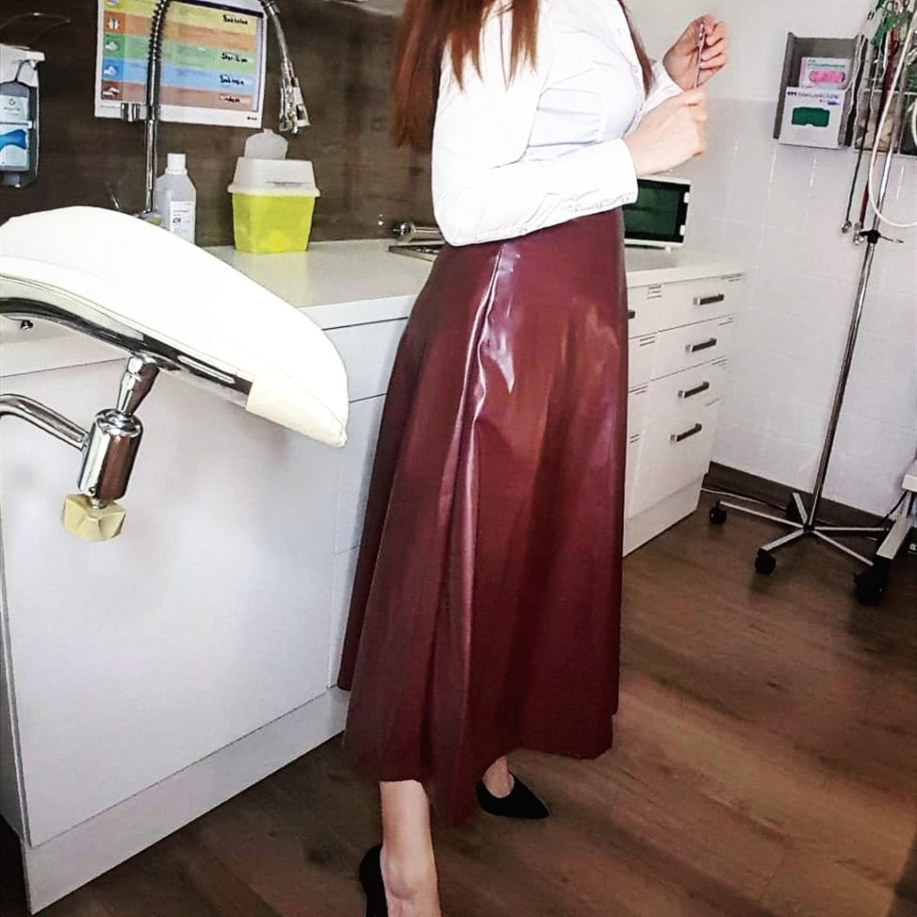 Deine Domina in Düsseldorf - BDSM & Domina in Düsseldorf | Amy Roux